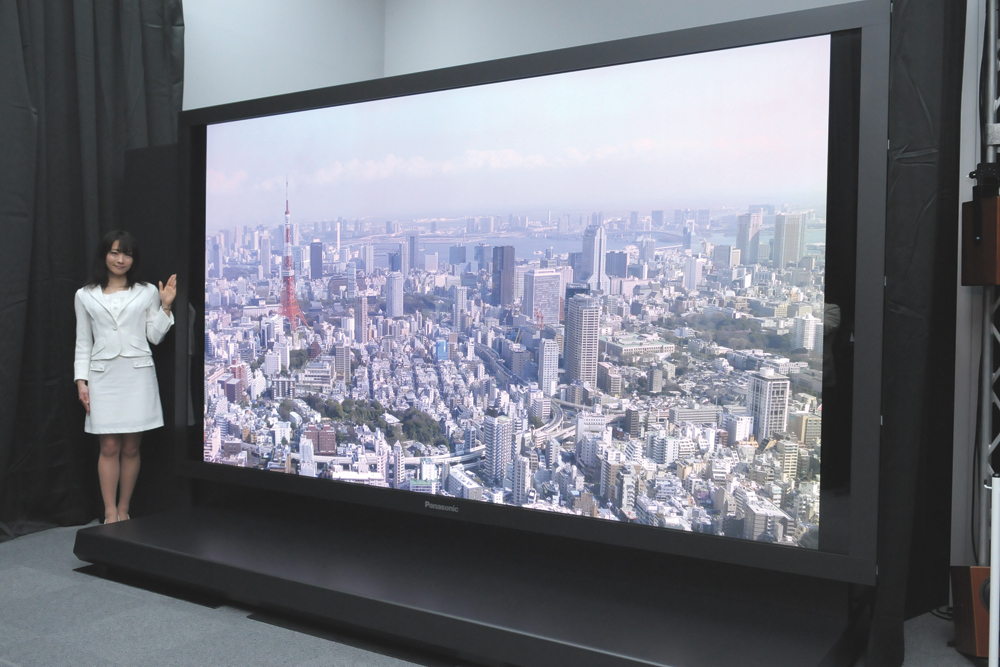 8K Super Hi-Vision TV lets the viewers be there