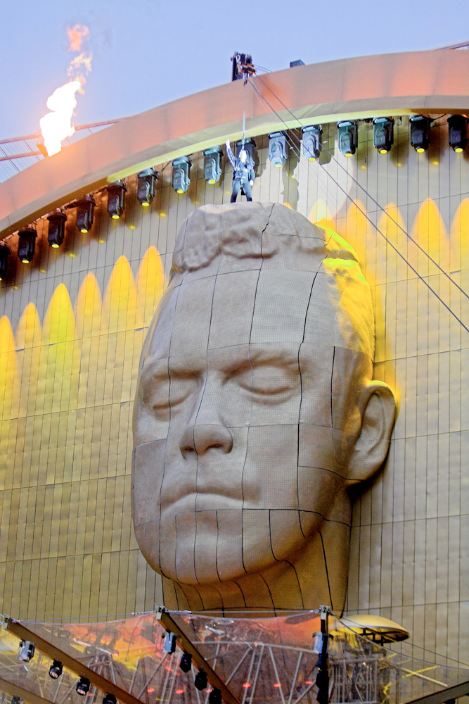 Tait creates 700-panel LED model of Robbie Williams’ head for his ...
