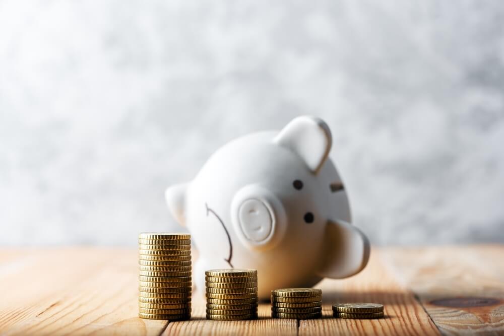Savings rates fall as Bank of England cut filters through