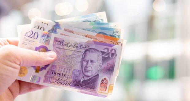 Barclays offers £200 for switching to its current account