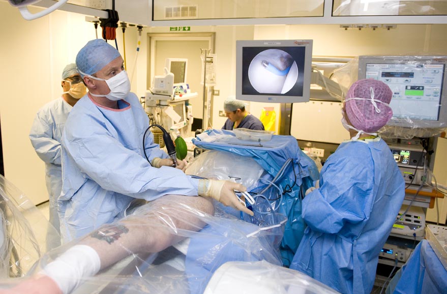 Keyhole surgery with trainees deemed 'safe'