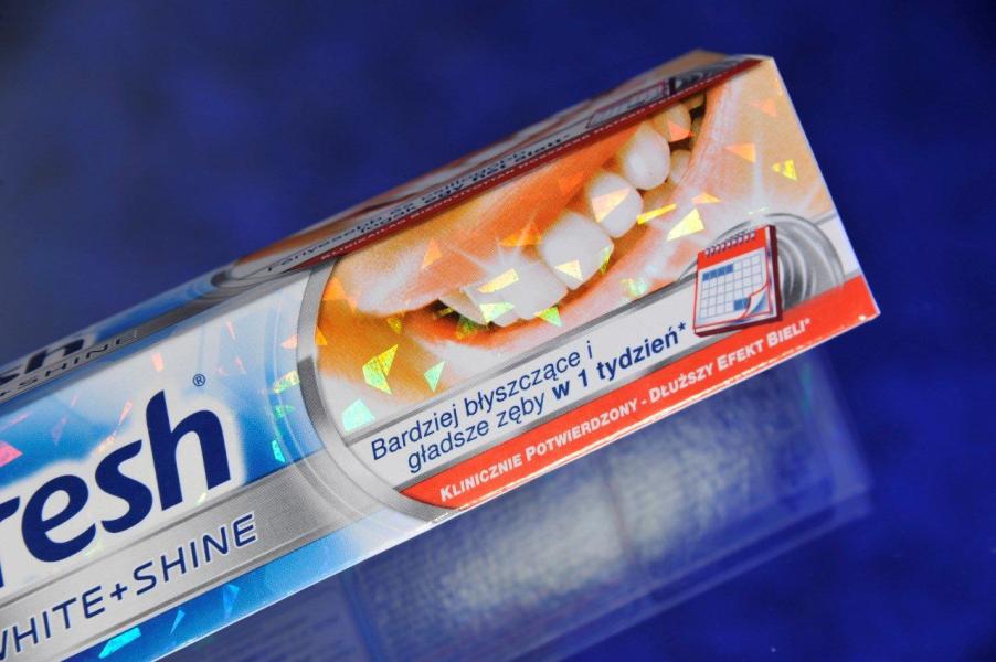 Aquafresh holographic toothpaste cartons