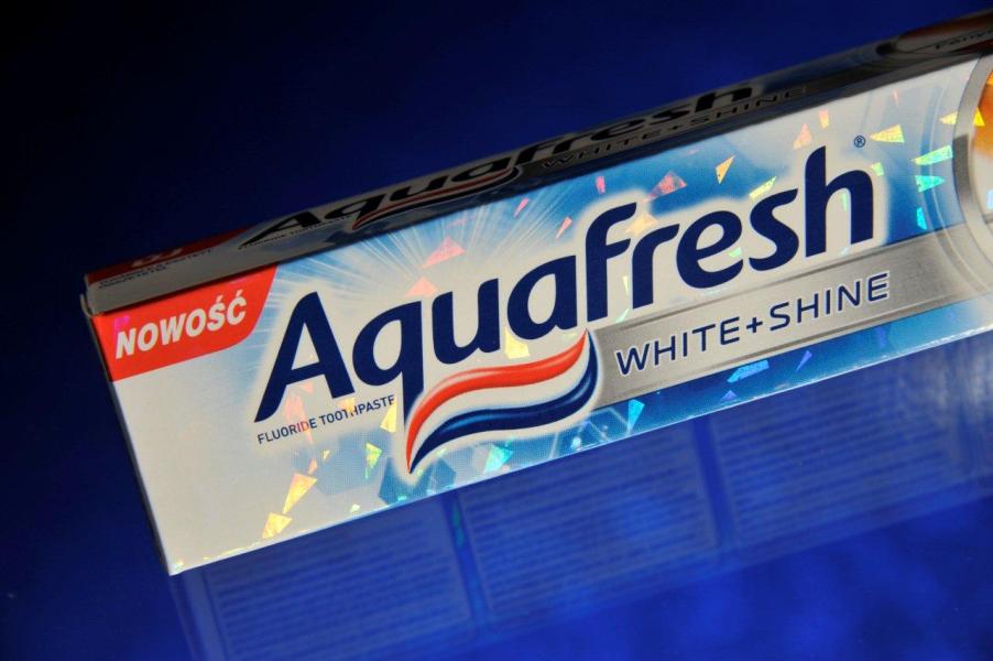 Aquafresh holographic toothpaste cartons