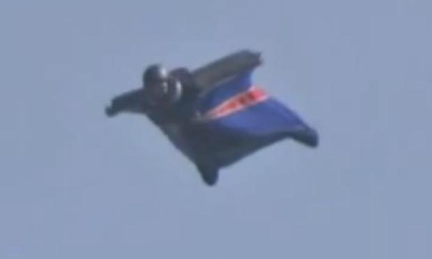 Skydiver makes history - by landing on 18,600 cardboard boxes | Video