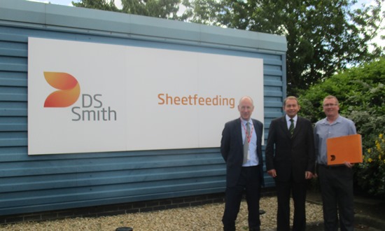Kettering MP discusses sustainability at DS Smith plant