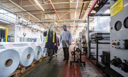 Mayor visits Coveris Hartlepool to see investment in Covid-19 test packs