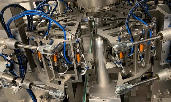 UK minister for exports applauds Frugalpac paper bottle machine deal in ...