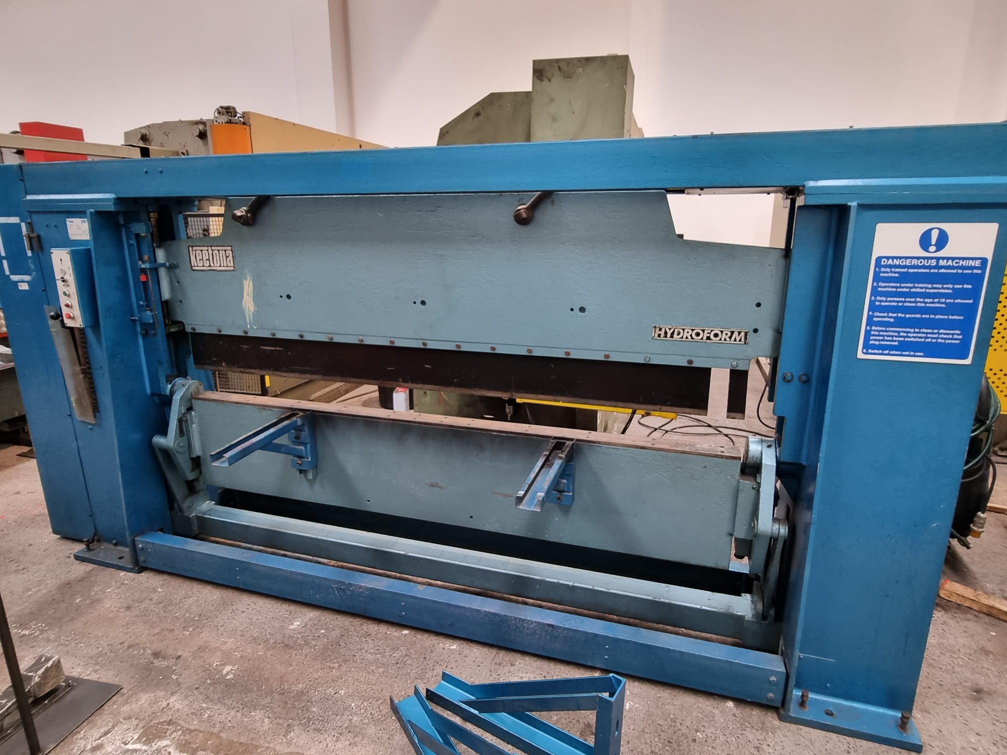 KEETONA Hydroform 100" x 1/8" cap. Universal Folding Machine | IEM UK