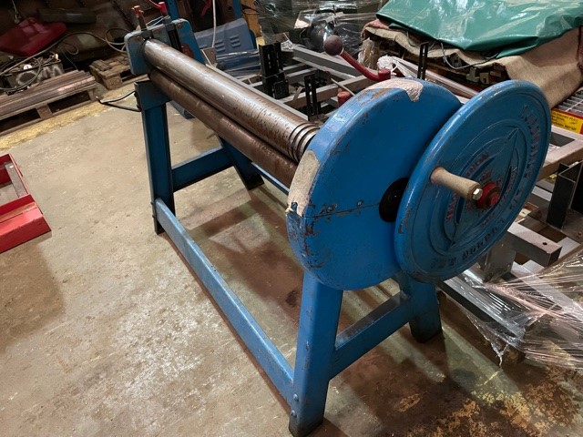 EDWARDS EGS 49X4 geared hand bending rolls. | IEM UK