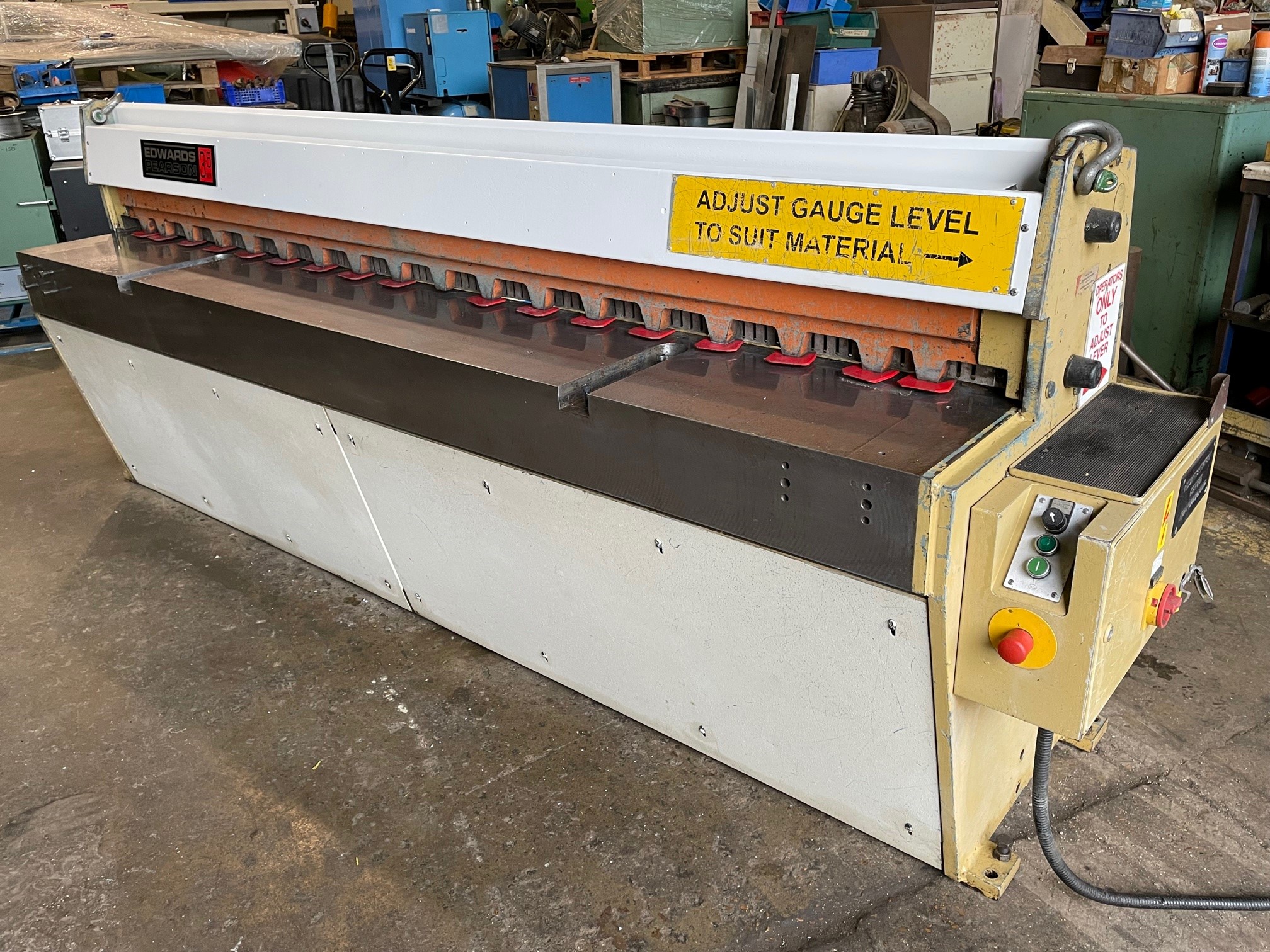 EDWARDS DD2500/3.5 direct drive mechanical shear. | IEM UK