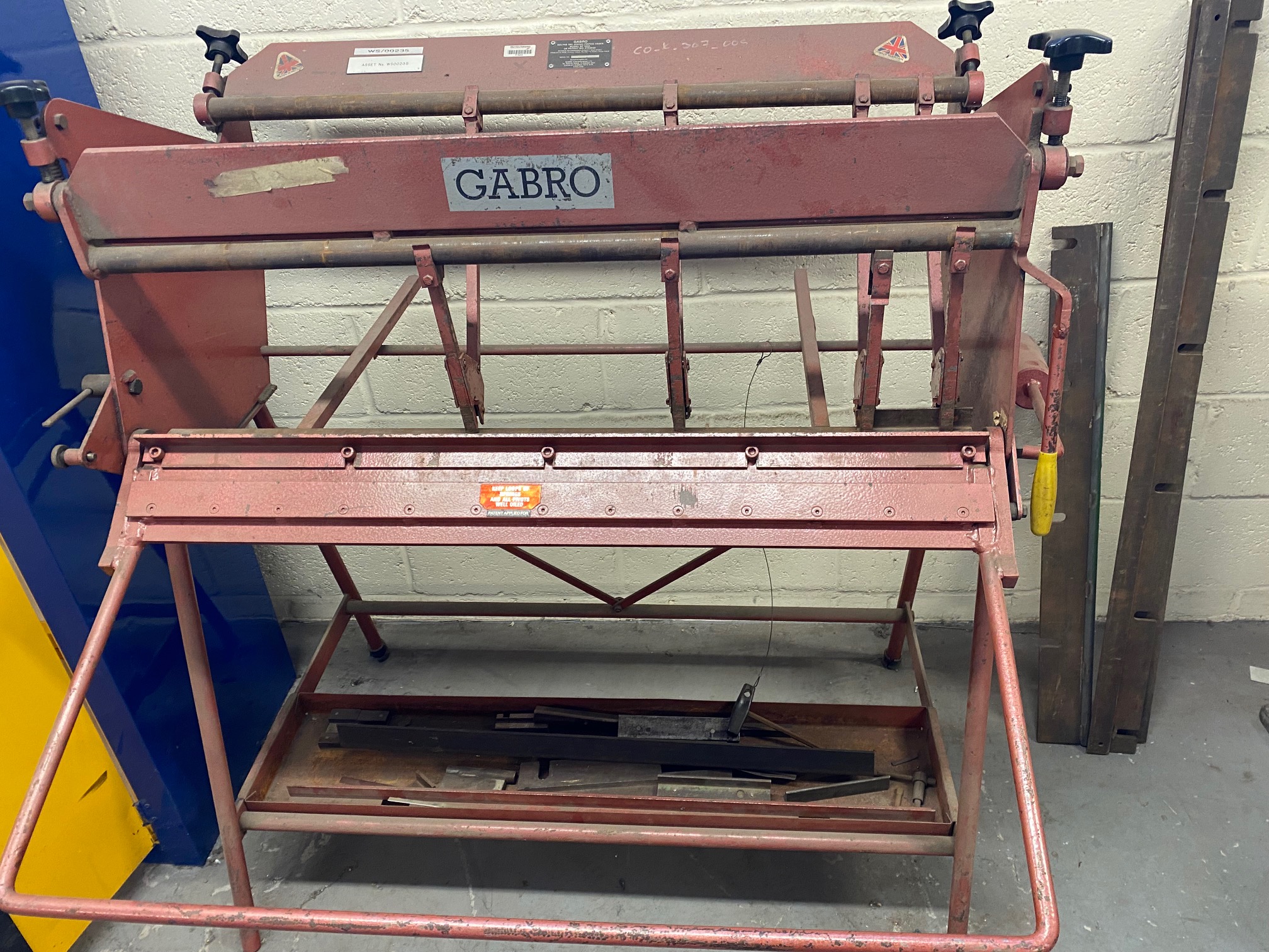 Gabro Type 656 Box & Pan Folder. Ex- British Airways | IEM UK