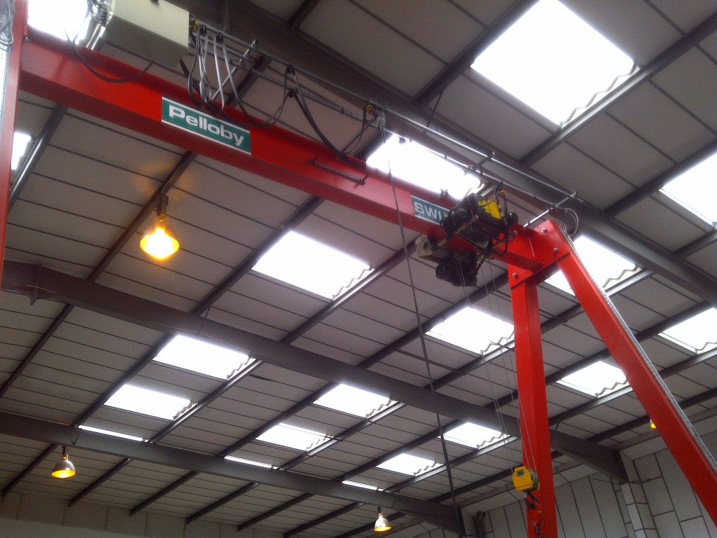 Cranes Pelloby Mobile A Frame