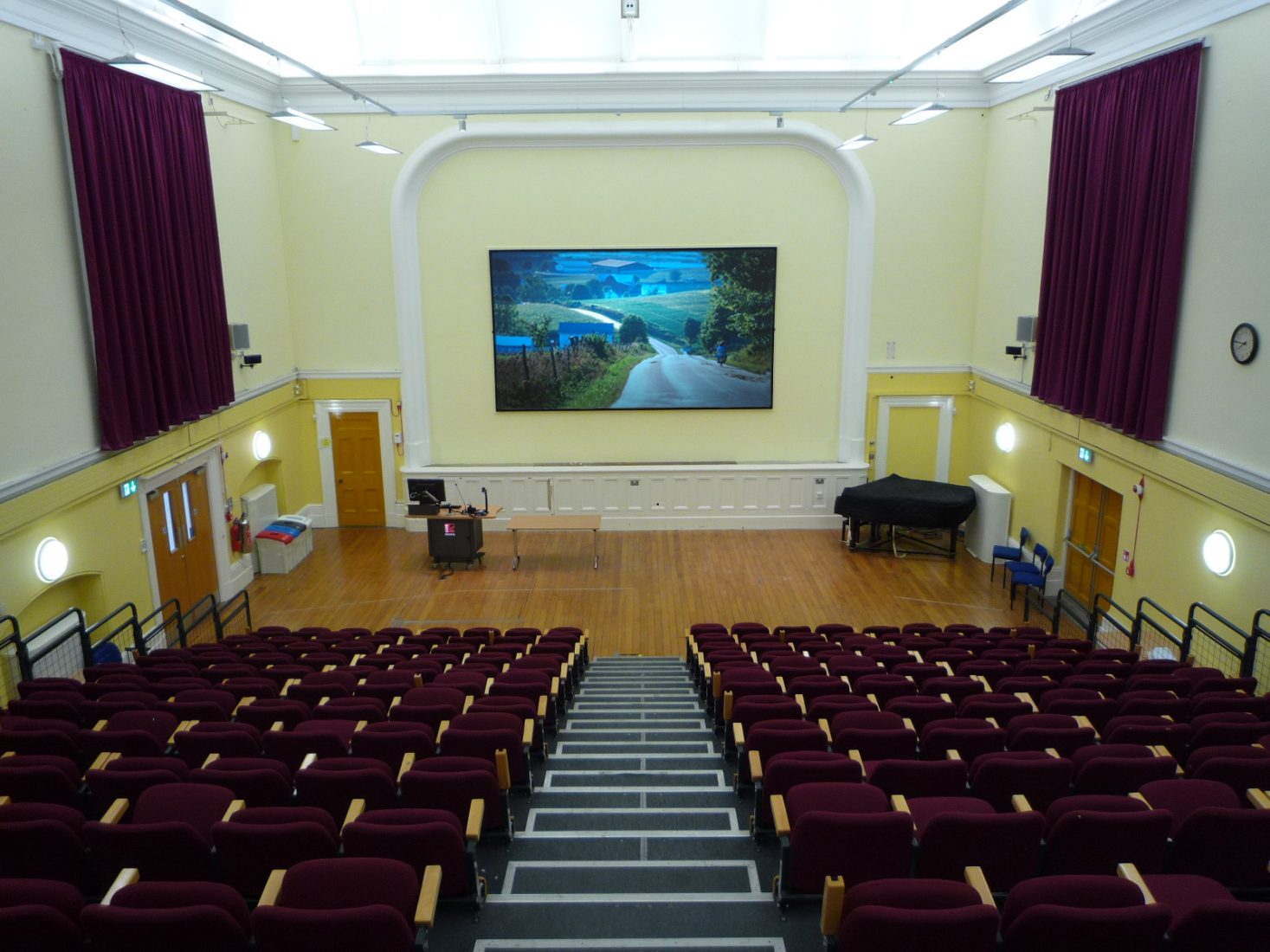 Paradigm AV provides 150in rear projection media display for University ...
