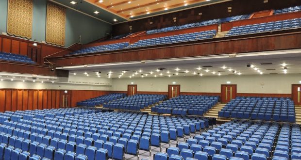 Drama by Design lights up Portsmouth Guildhall with GDS ArcSystem