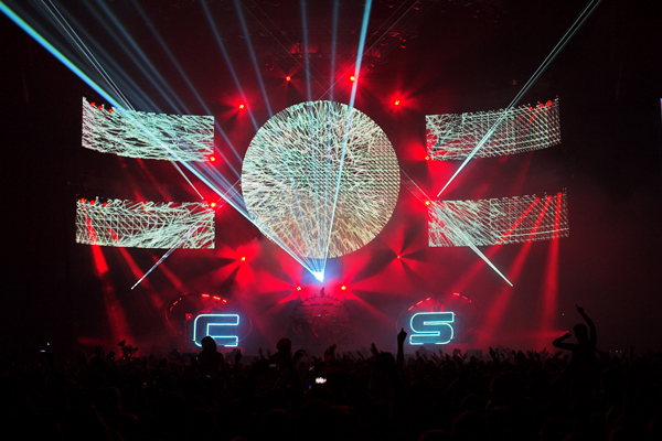 Black Light scores multiple firsts with ETC’s LED CYC unit | AV Magazine