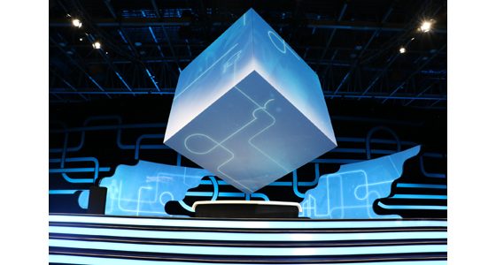 BlackTrax's large-scale 6D projection mapping onto moving and rotating ...