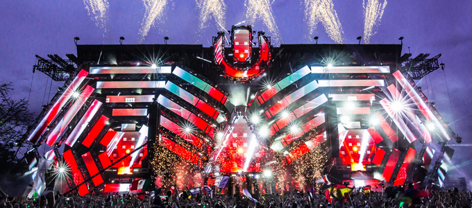 Robe catches the beat at ULTRA Miami | AV Magazine