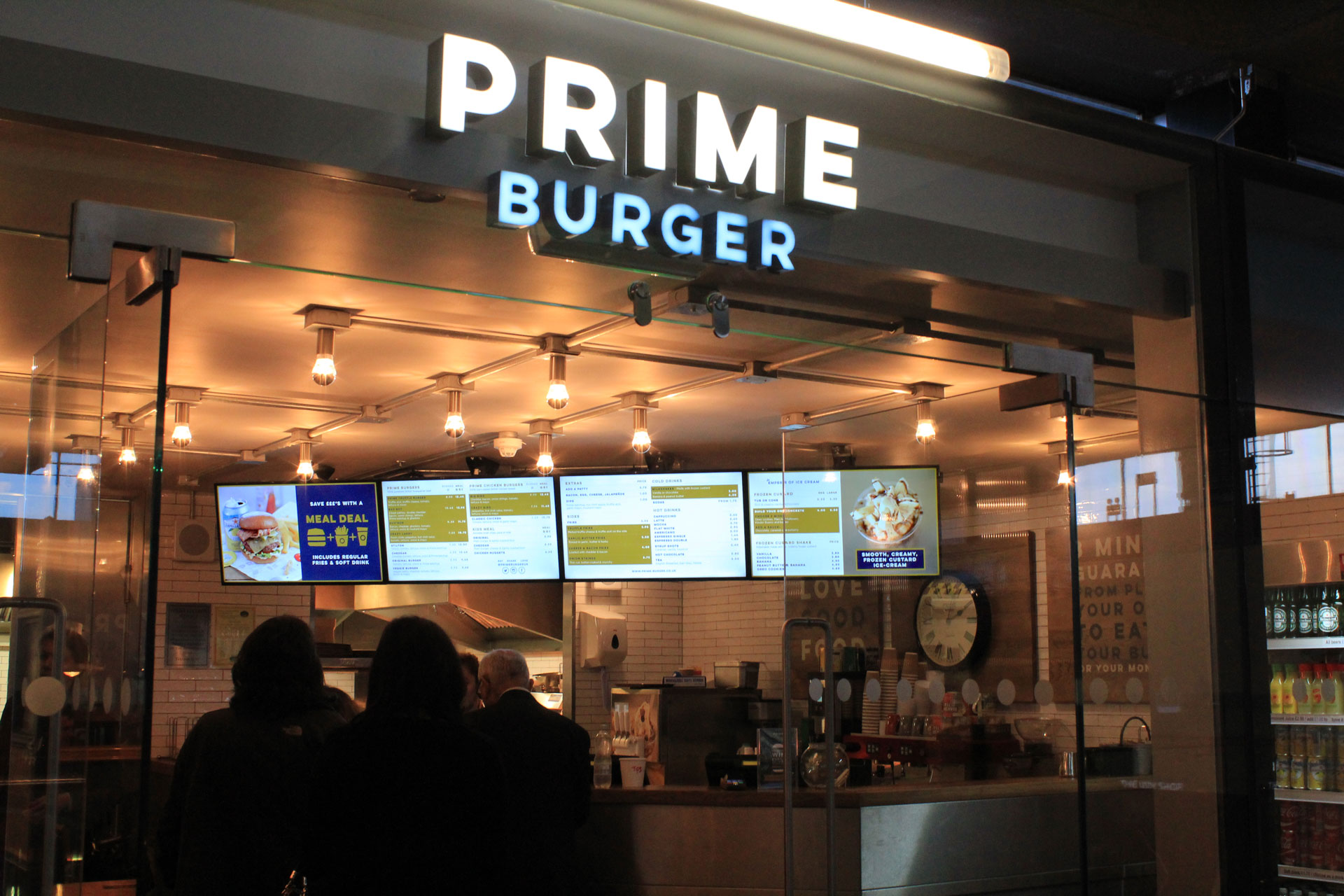 Digital menus boost burger chain store sales | AV Magazine