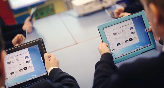 Specktron collaboration with DisplayNote Technologies