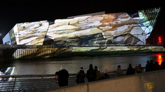 Spectacular aquarium projection mapping makes TV news | AV Magazine