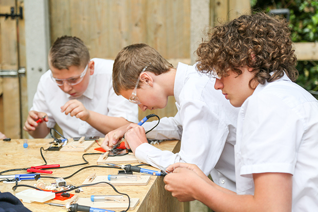 Casio UST projector aids outdoor school lessons | AV Magazine