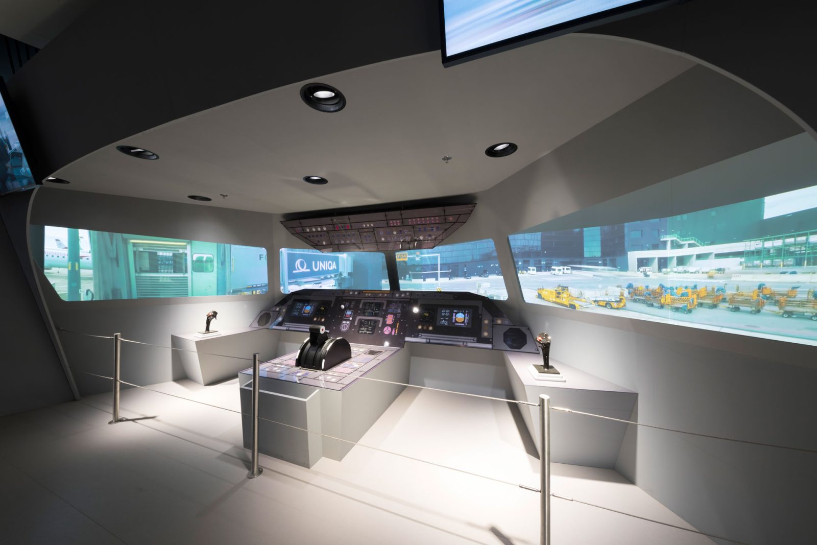 Airport visitor tour offers cockpit simulation | AV Magazine
