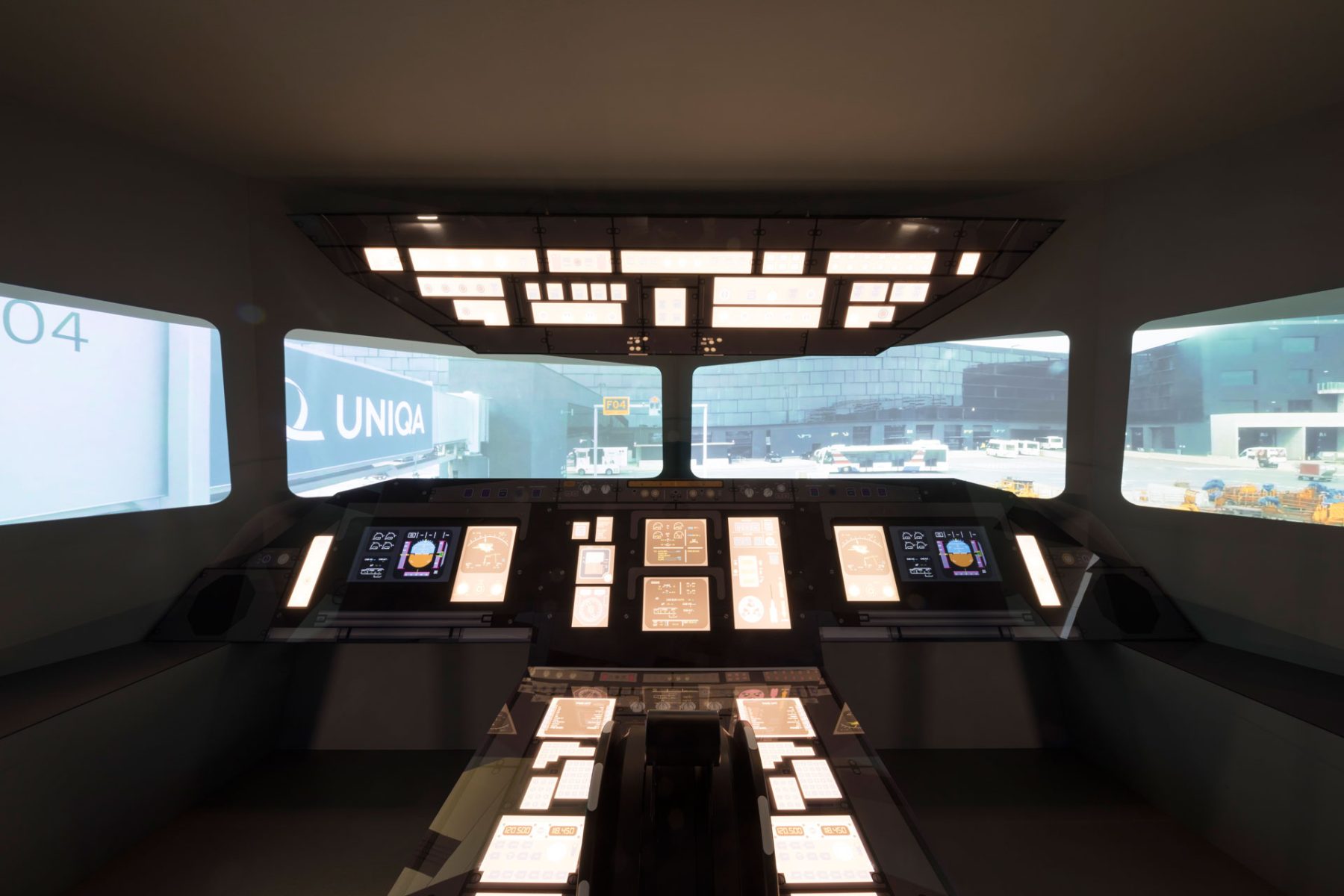 Airport visitor tour offers cockpit simulation | AV Magazine