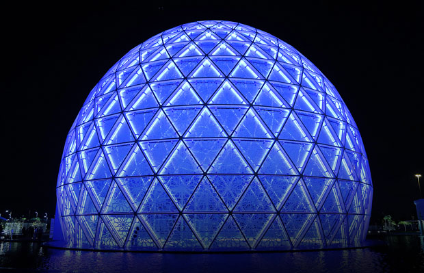 UAE's largest mosque lights exterior of glass domes | AV Magazine