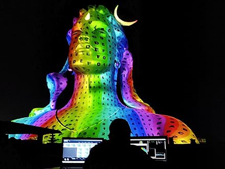 Projection mapping the world's largest bust statue