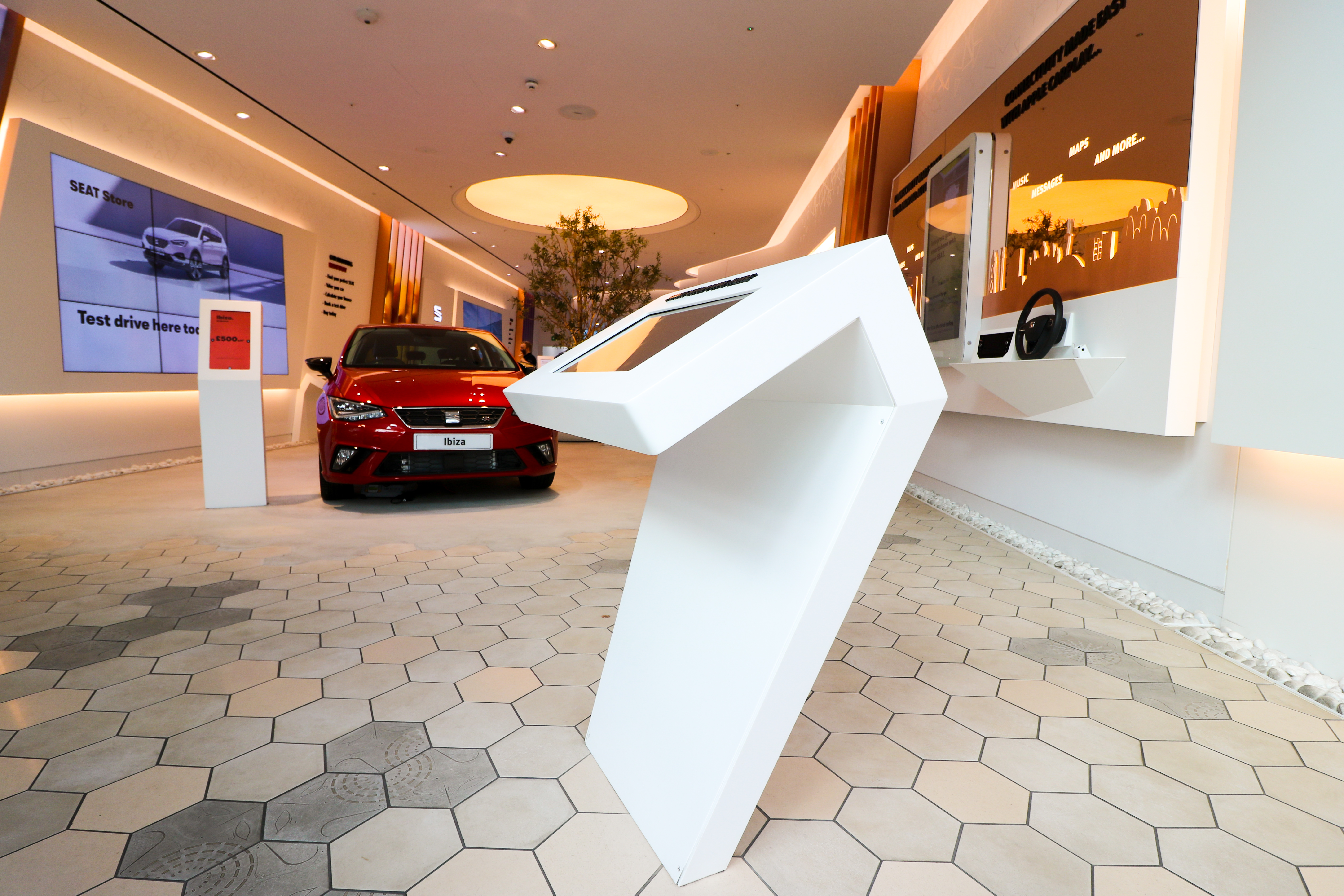 Showroom shows off in the shopping centre