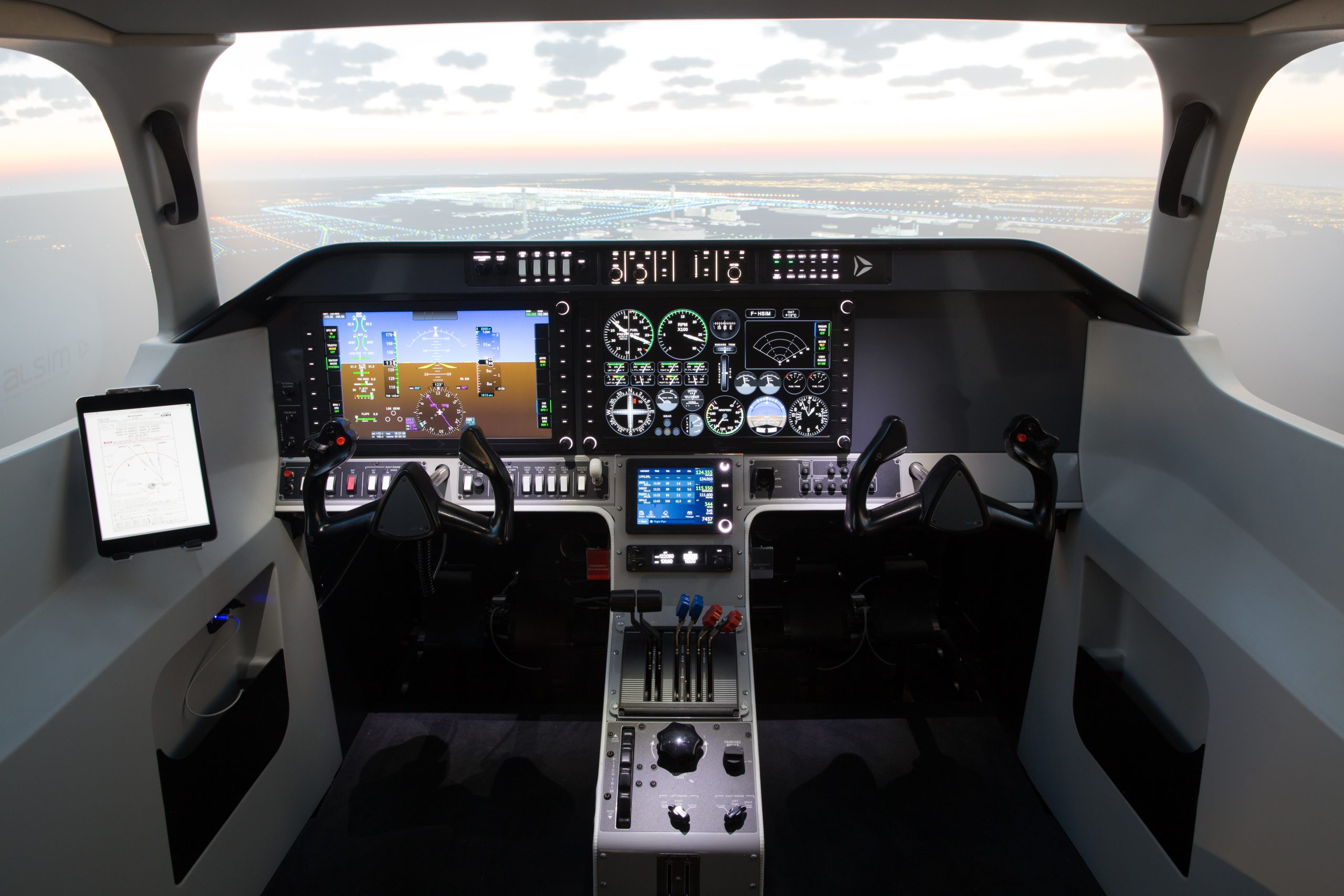 Simulation at the world's biggest pilot school | AV Magazine