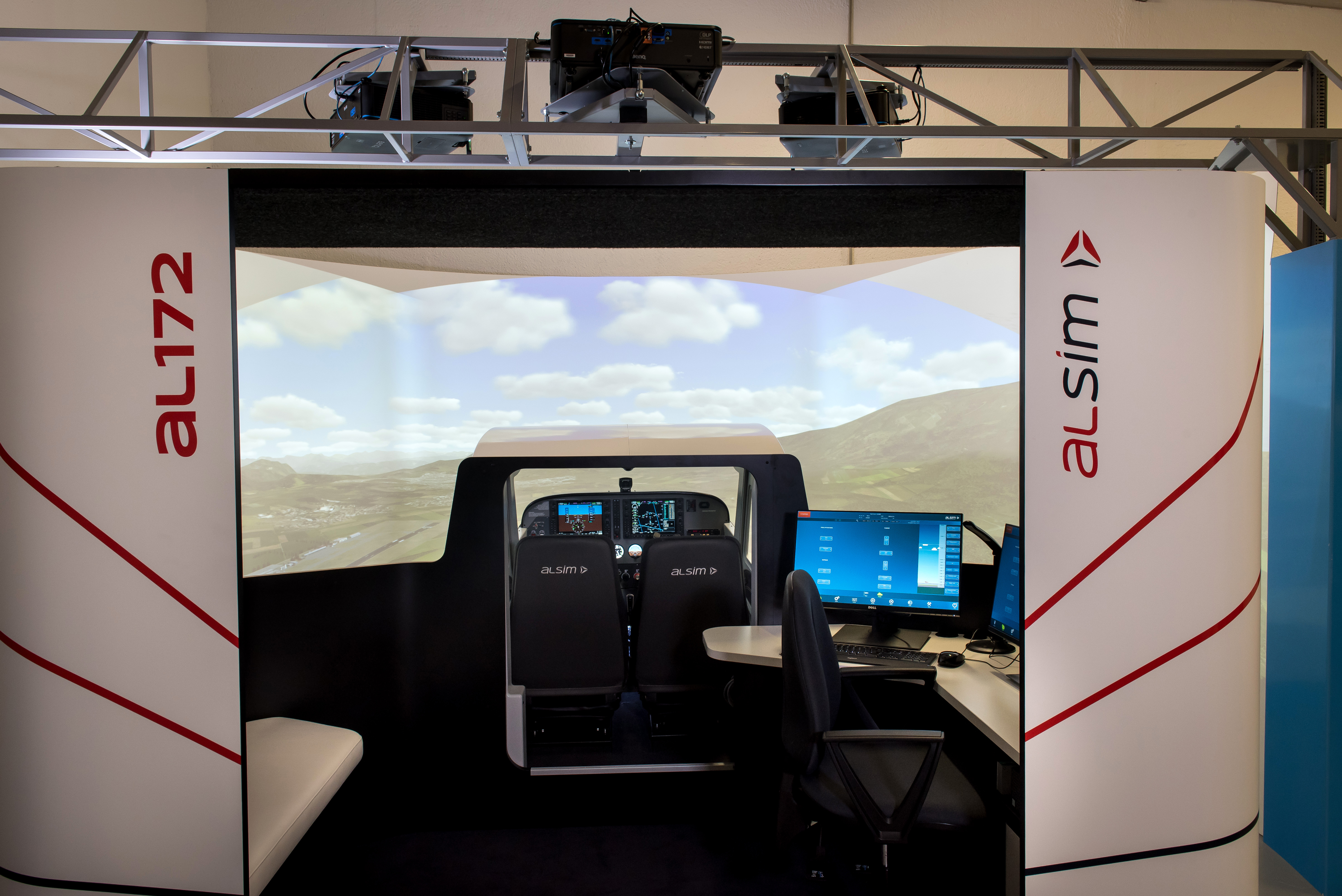 Simulation at the world’s biggest pilot school | AV Magazine