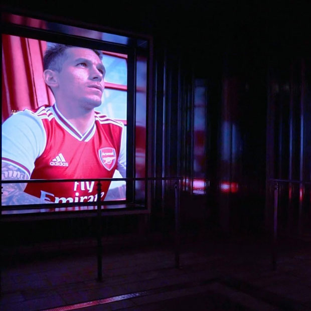 Arsenal fan skills recorded in merchandise store | AV Magazine