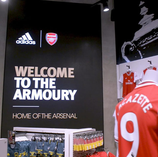 Arsenal fan skills recorded in merchandise store | AV Magazine