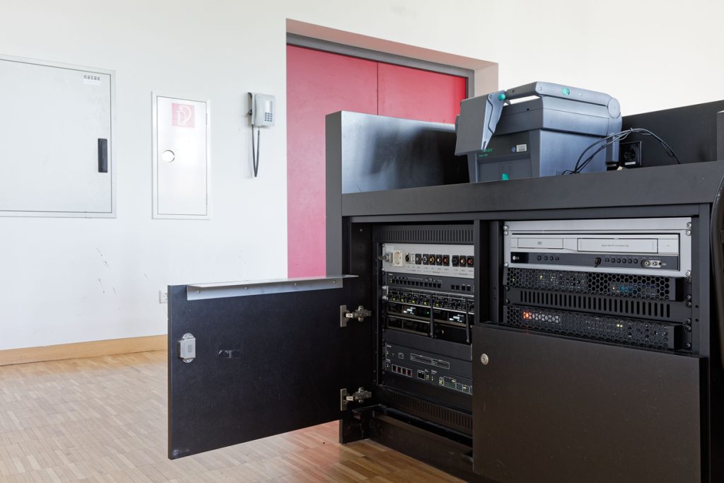 A college sound system with 53 wireless channels | AV Magazine