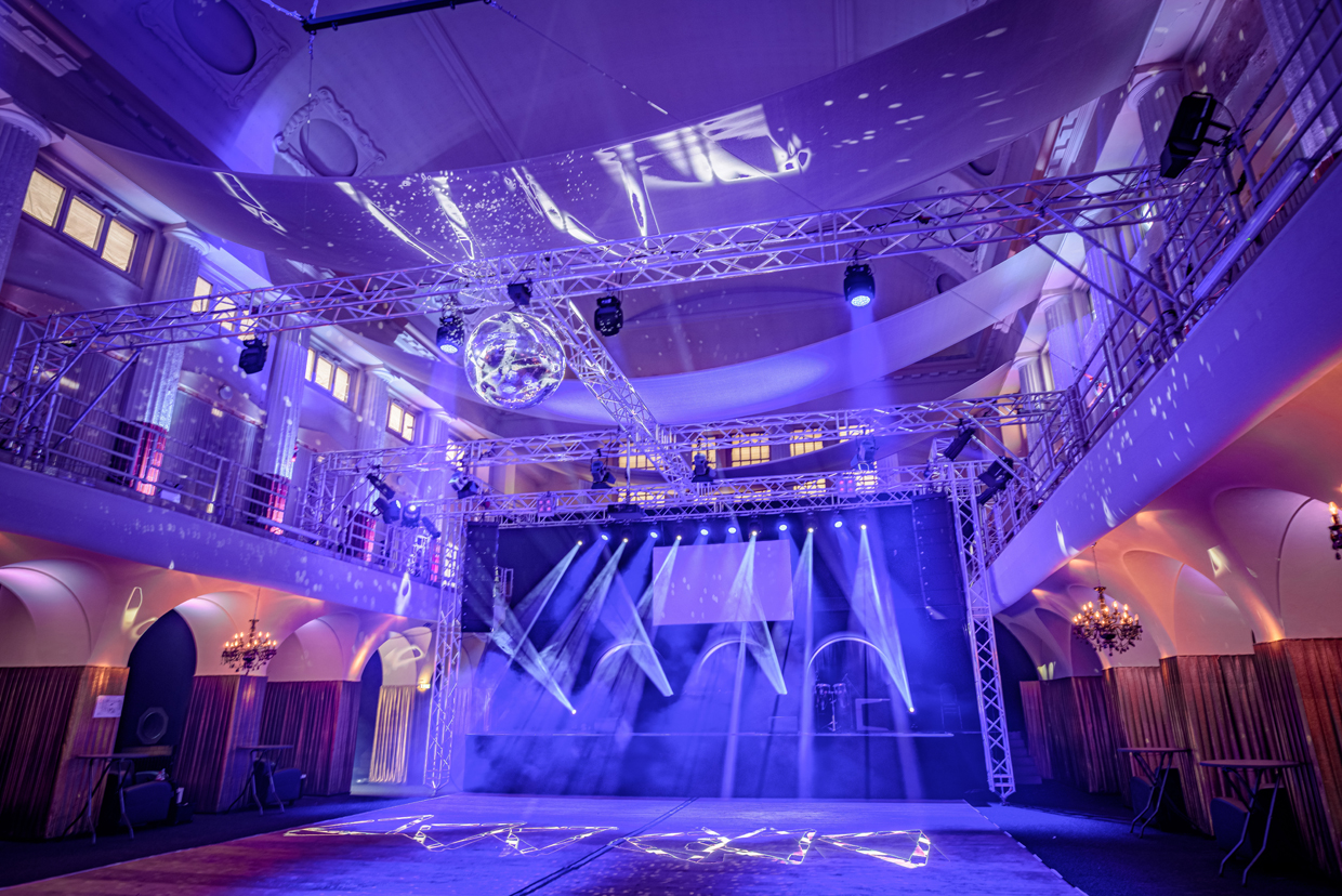 Swimming pool sound system plays for events | AV Magazine