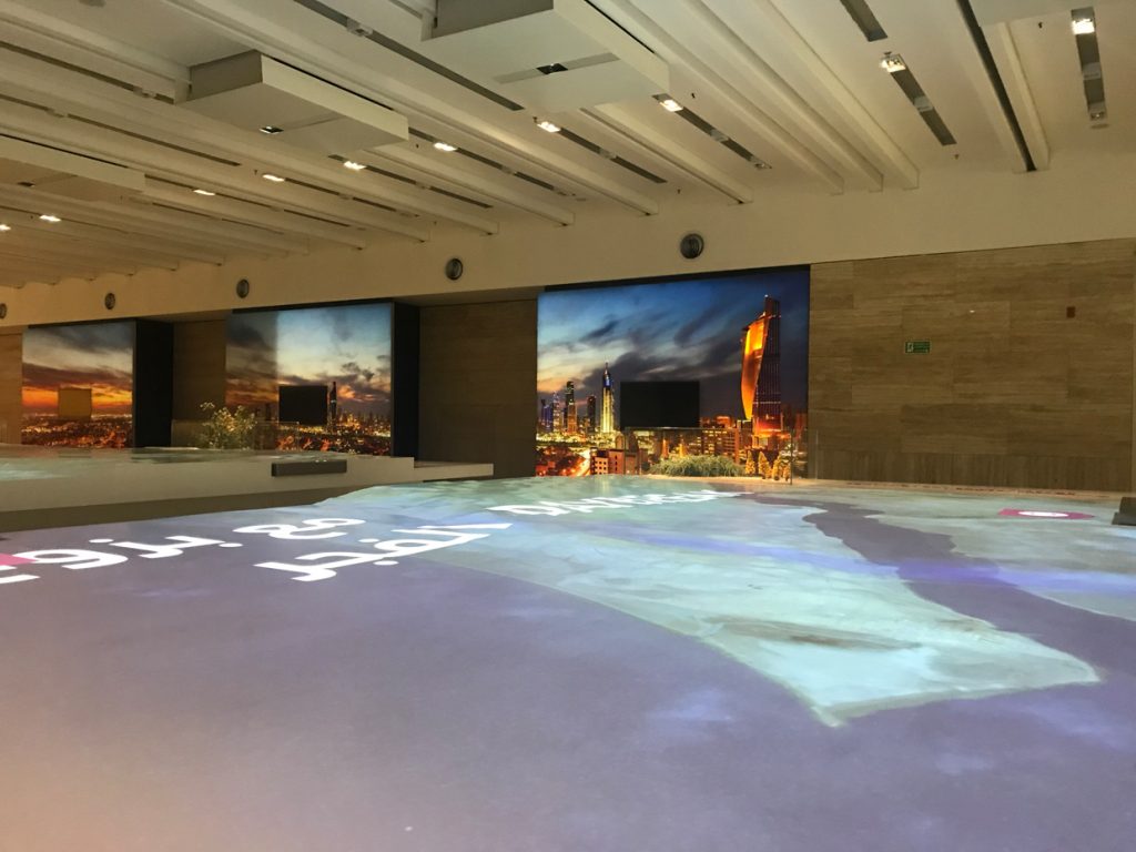 Seeing red in panoramic views at a Kuwait museum | AV Magazine