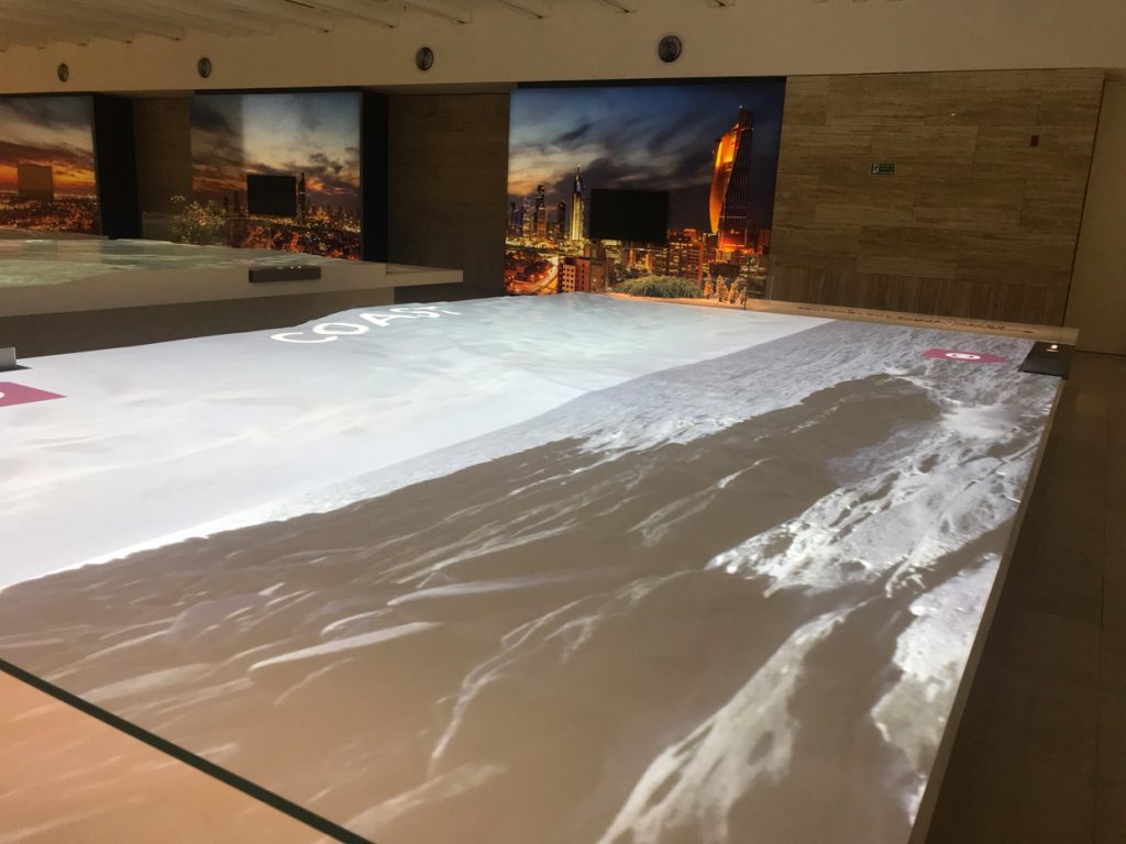 Seeing red in panoramic views at a Kuwait museum | AV Magazine