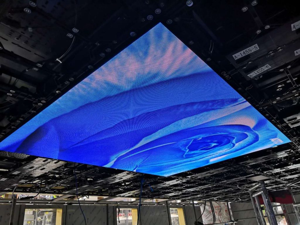 'World's largest LED canvas' takes shape in London | AV Magazine