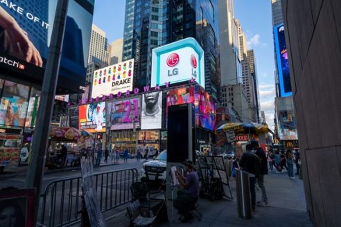 LG launches its first Times Square '3D' LED content | AV Magazine