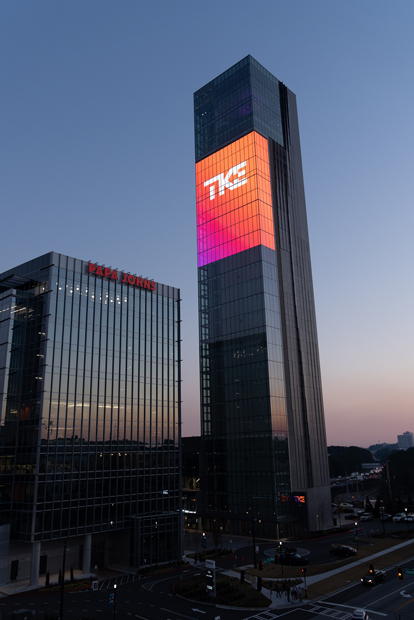 'Largest LED mesh installation on US building' unveiled | AV Magazine