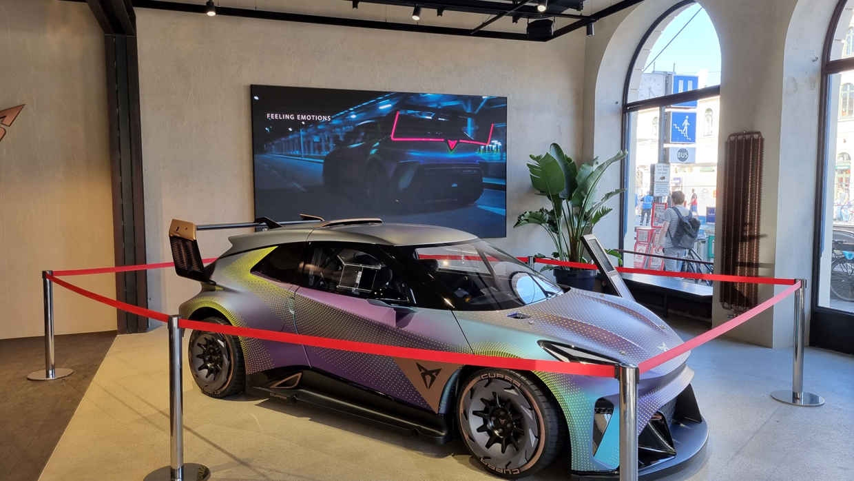 Philips displays 'redefine' the showroom for Seat CUPRA | AV Magazine