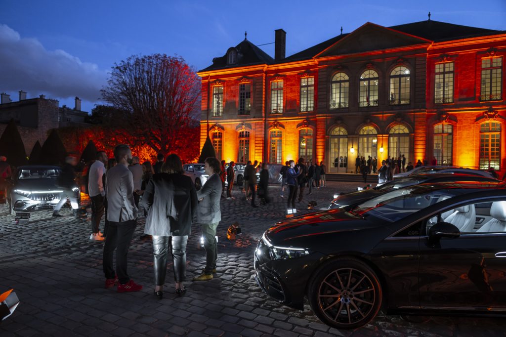 Mercedes-Benz makes 'magical garage' with immersive art | AV Magazine