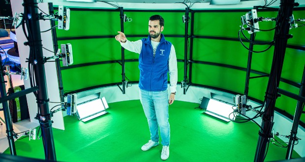 Telefónica demos holographic telepresence system at MWC | AV Magazine