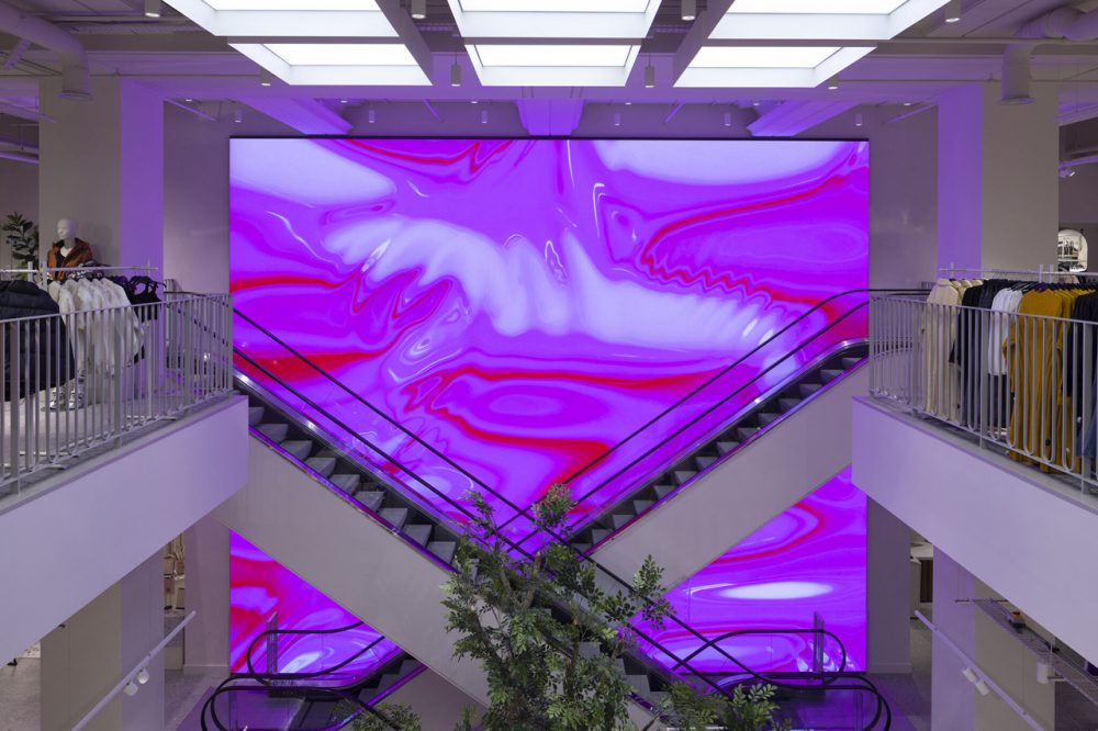 H&M store displays generative art on huge LED screen | AV Magazine