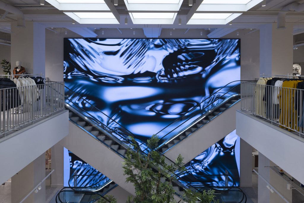H&M store displays generative art on huge LED screen | AV Magazine