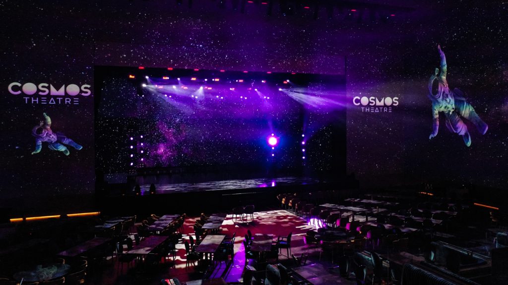 3D projection meets a four-course dinner at Cosmos hall