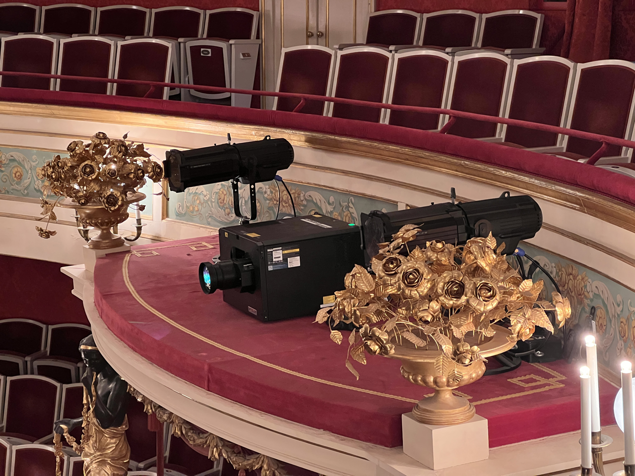 Satellite MLS projectors join audience at busy opera house | AV Magazine