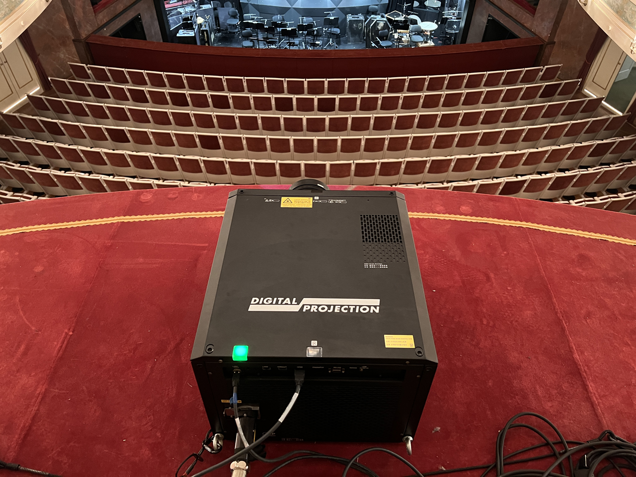 Satellite MLS projectors join audience at busy opera house | AV Magazine