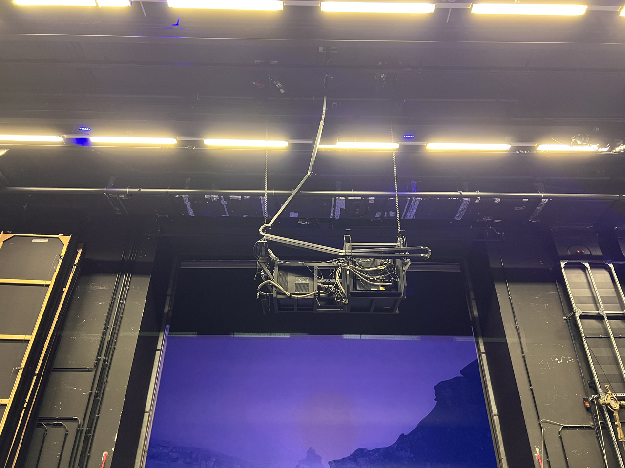 Satellite MLS projectors join audience at busy opera house | AV Magazine